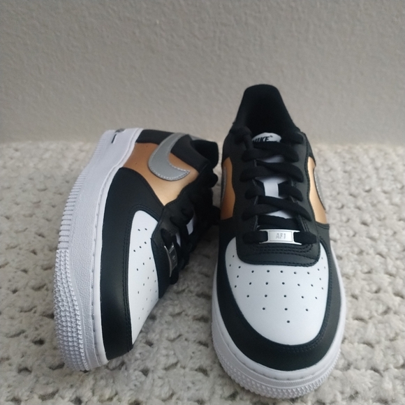 Nike | Shoes | Nike Air Force Low Black Gold Metallic Silver Size 7y ...